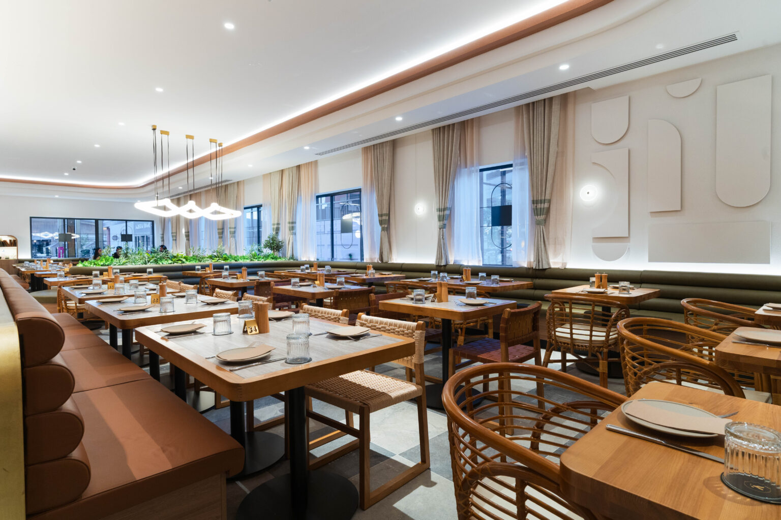 How Volcanos Steakhouse Ambience Elevates the Dining Experience ...
